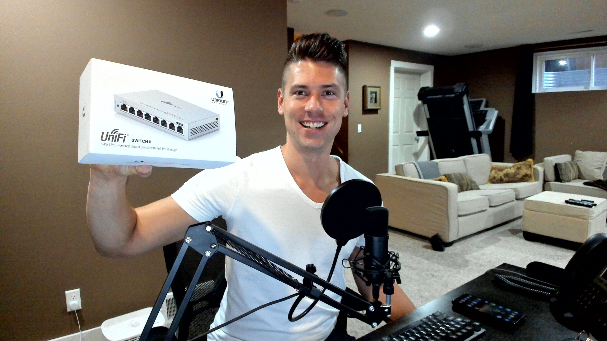 Ubiquiti UniFi US-8 Gigabit Switch - The Tech Journal